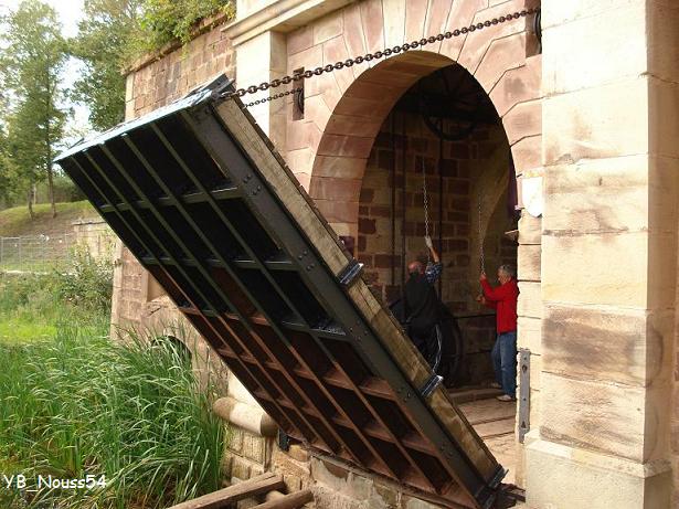 pont levis – La bande à Gavroche